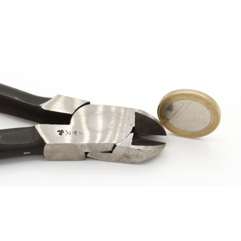 Japanese professional wire cutter 215 mm